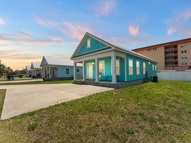 107 Ocean View Dr, Mexico Beach, FL 32456