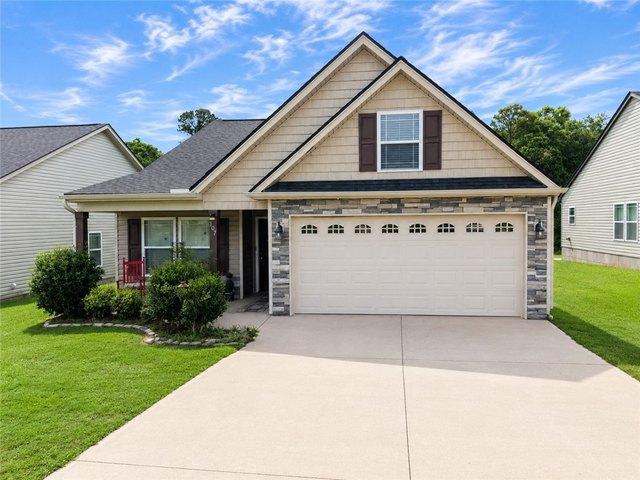 107 Longshore Dr, Belton, SC 29627