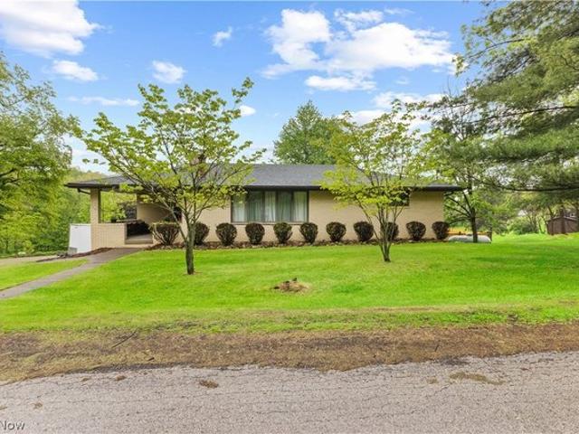 107 Laurel Dr, Weirton, WV 26062