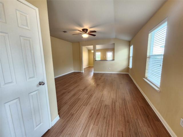 107 Lavaca Loop