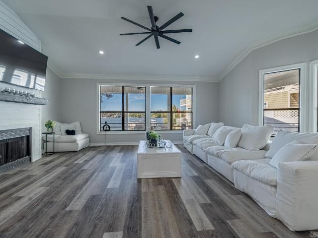 107 La Guna Shores Court