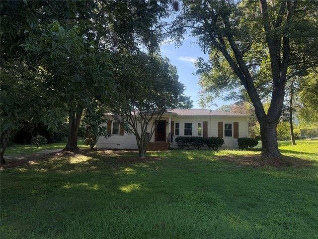 107 Lakeshore Cir, Braselton, GA 30517