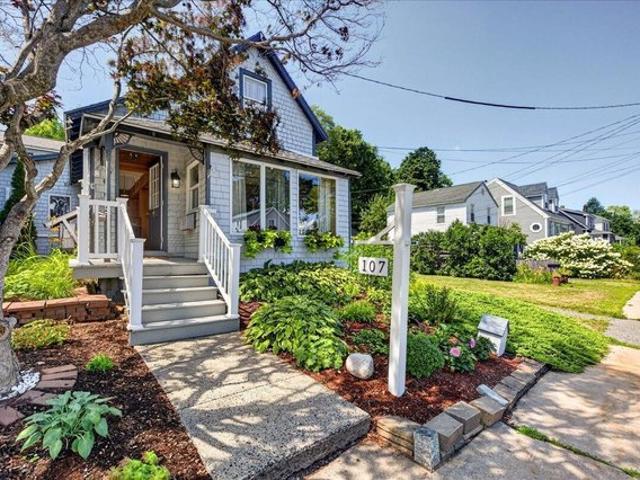 107 Ledgelawn Ave, Bar Harbor, ME 04609