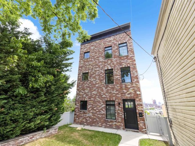 107 Mountain Rd