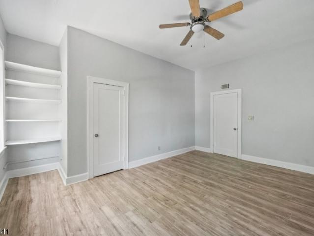 107 Macarthur Ave # 4B
