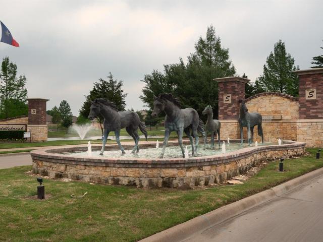 107 Manor Ln, Waxahachie, TX 75165 | MLS #21250 | Compass