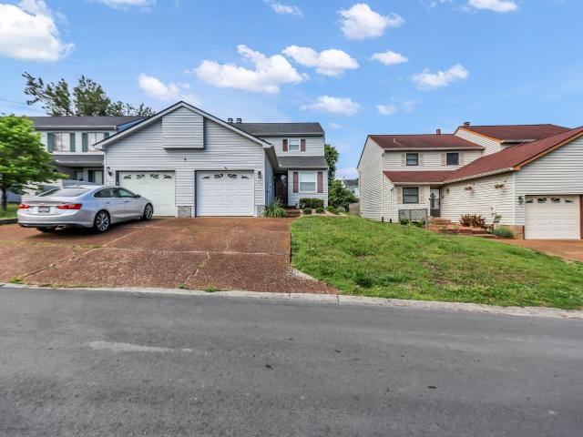 107 Maple Way N