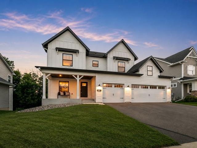 107 Maple Ter, Waconia, MN 55387
