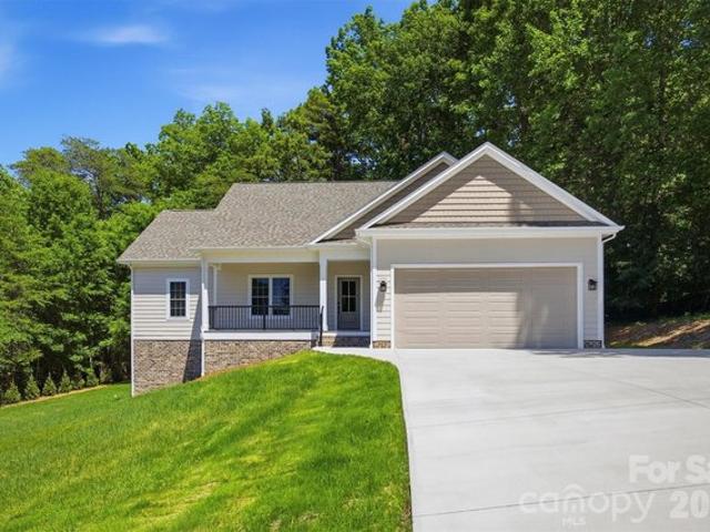107 Meadow View St, Morganton, NC 28655