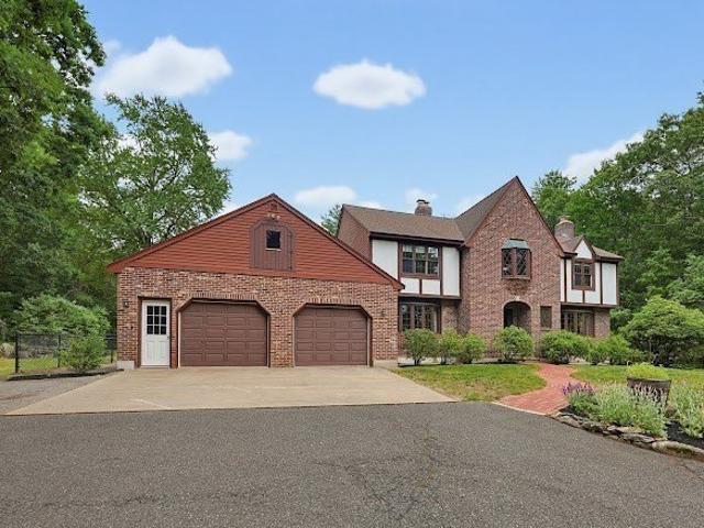 107 Mill St, Dunstable, MA 01827