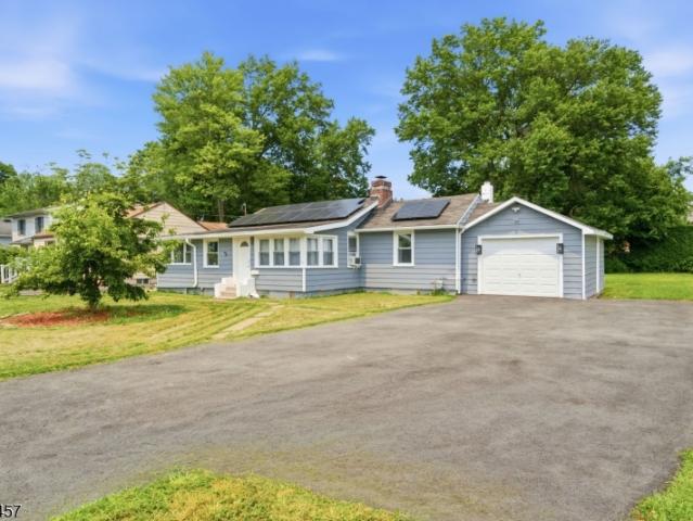 107 Minnehaha Blvd