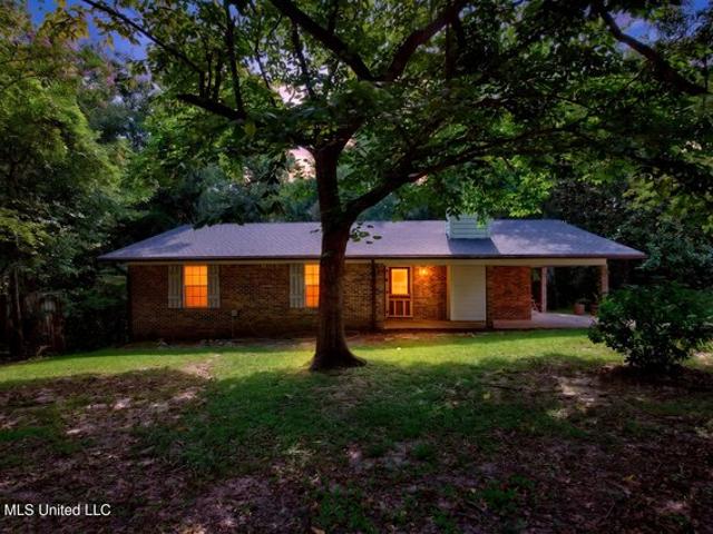 107 Myrtle Ave, Ocean Springs, MS 39564