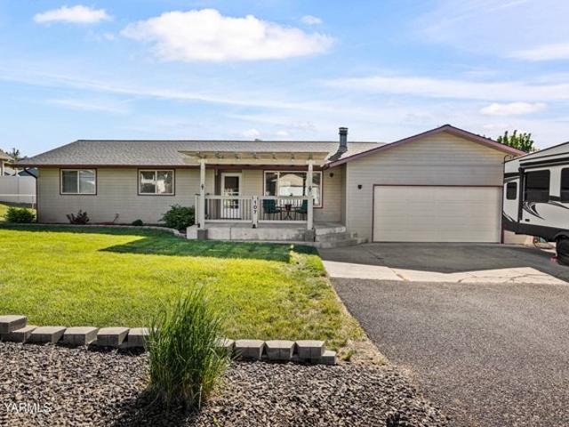 107 N 90th Ave, Yakima, WA 98908