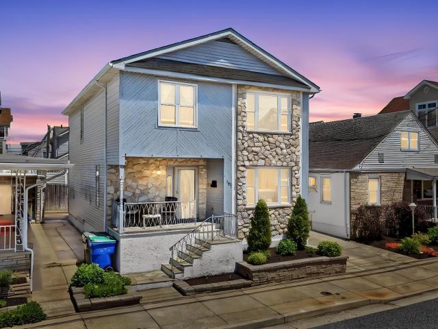 107 N Clarendon Ave