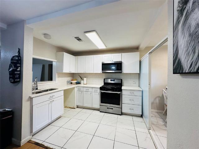 107 N Dwight Avenue