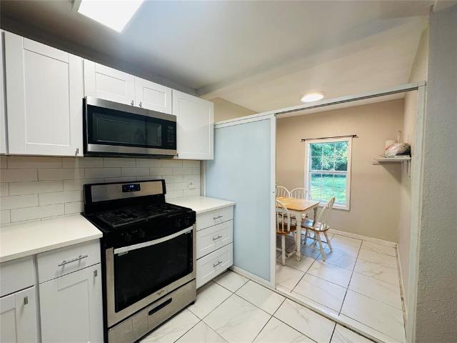 107 N Dwight Avenue