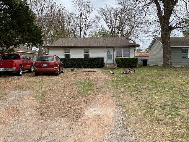 107 N Front St, Noble, OK 73068