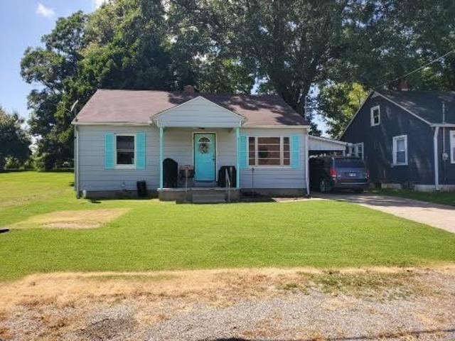 107 N Goodman St, Crossville, IL 62827