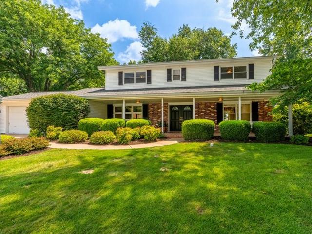 107 N Lark Ln, Carbondale, IL 62901