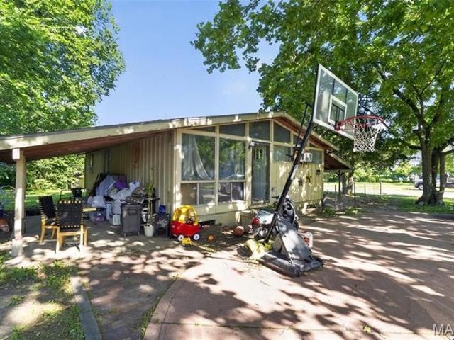 107 N Lincoln Ave, Knob Noster, MO 65336