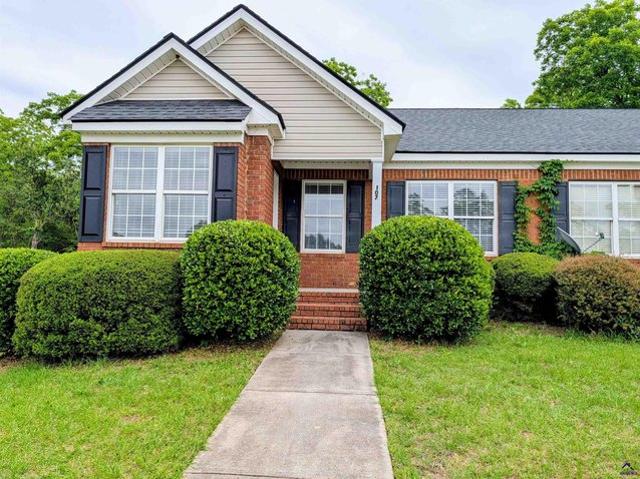 107 N Pointe Dr, Centerville, GA 31028