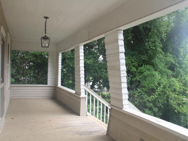 107 N Seminole Drive