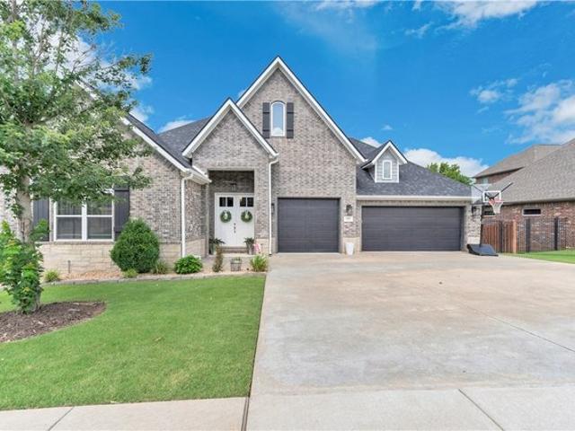 107 NW Highland Rd, Bentonville, AR 72712