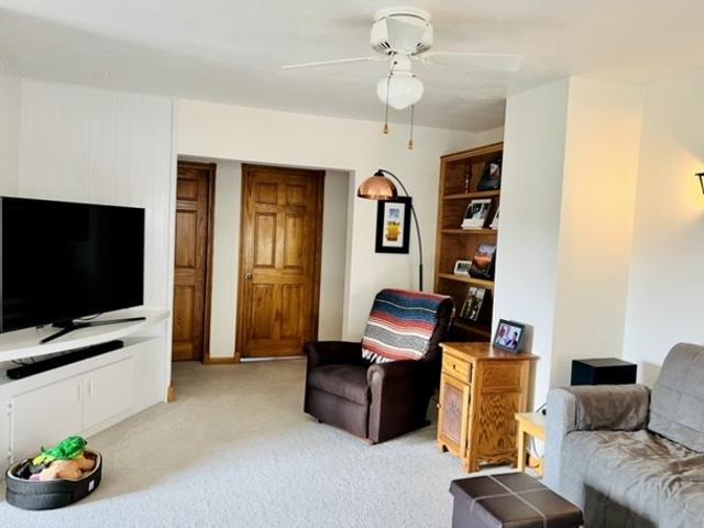 107 S 9th Ave, DeWitt, IA 52742