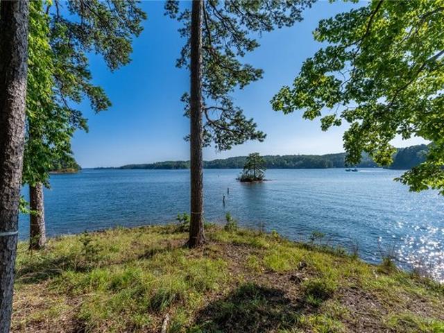107 S Turtle Rock Rd, Sunset, SC 29685