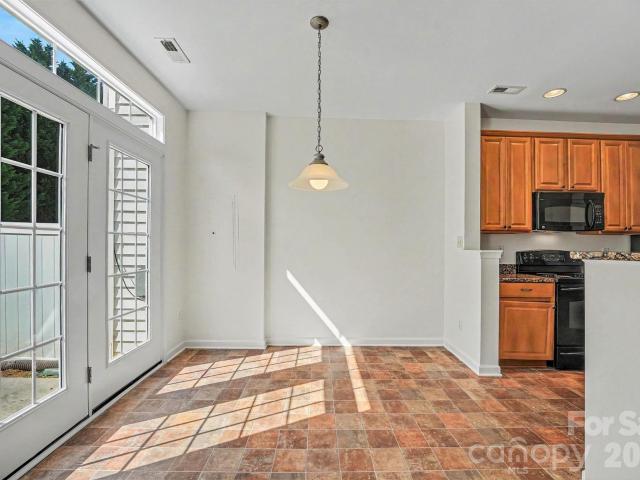107 S Arcadian Way