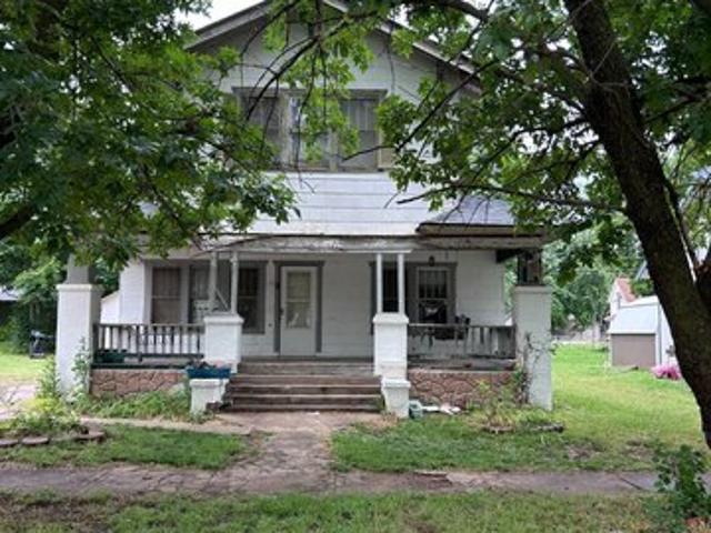 107 S Barnes St, Tonkawa, OK 74653