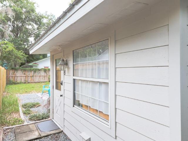 107 S Iona Dr, Unit B, Fruitland Park, FL 34731 | MLS #G5100 | Compass