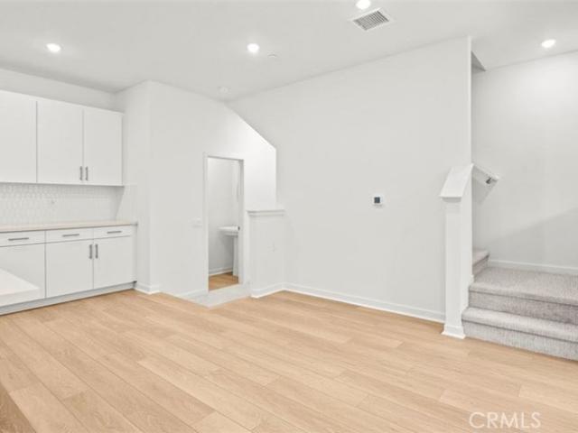 107 S Laxore Street 404