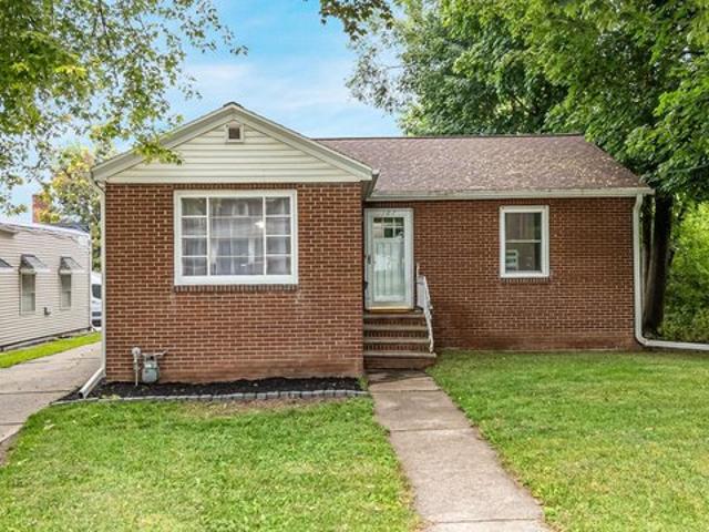 107 S Oneida St, Green Bay, WI 54303