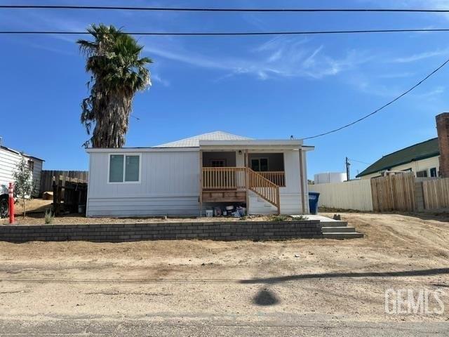 107 South St, Taft, CA 93268