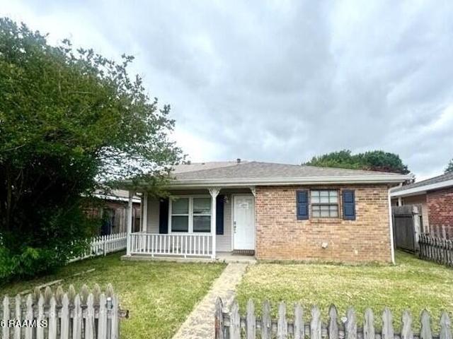 107 Saint Pius Pl, Youngsville, LA 70592