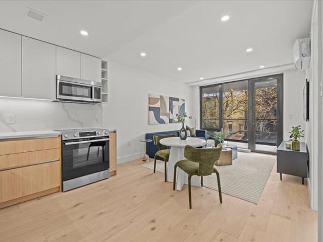 107 Schaefer St Unit 3A, Brooklyn, NY 11207