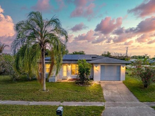107 SE Selva Ct, Port Saint Lucie, FL 34983