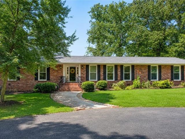 107 Shannon Dr, Pendleton, SC 29670