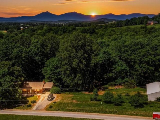 107 Shepherd Ln, Bedford, VA 24523