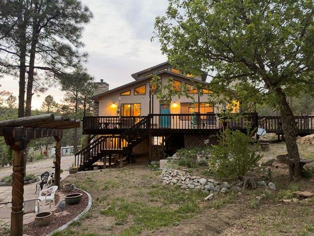107 Skyland Blvd, Tijeras, NM 87059