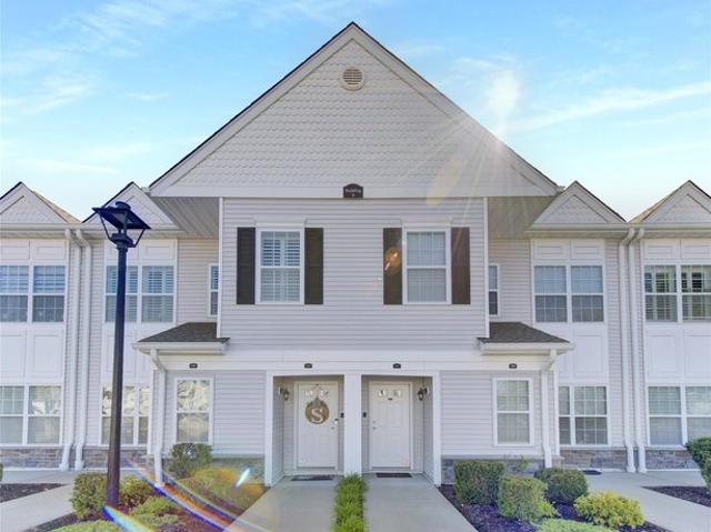 107 Spring Dr, Seaford, NY 11783