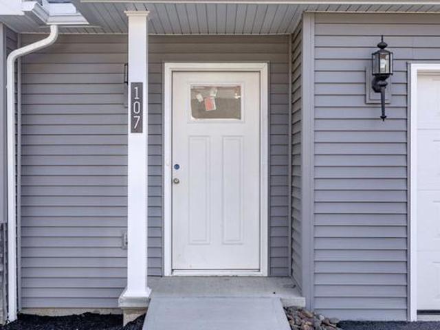 107 St Andrews Way