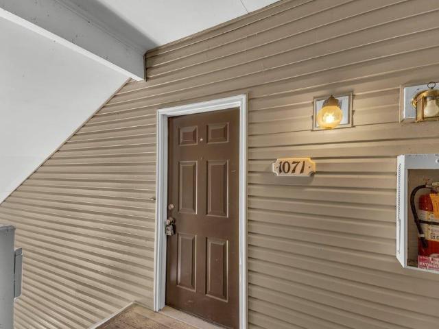 107 Stratford DR # I