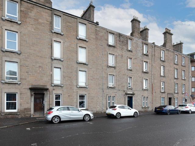 107 Strathmartine Road DD3, 1 bed flat to rent, £575 pcm | PrimeLocation