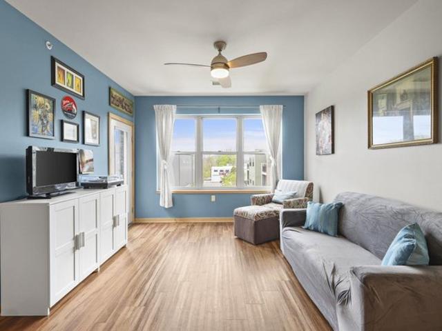 107 Sutherland Ct Unit 323, Madison, WI 53704
