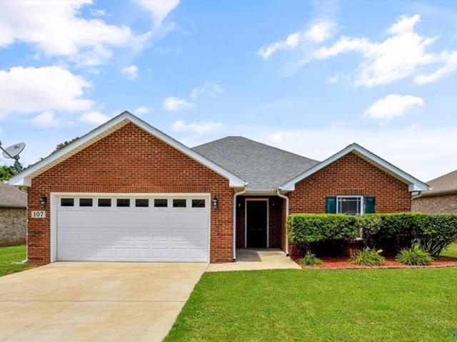 107 Summerset Ln, Huntsville, AL 35811
