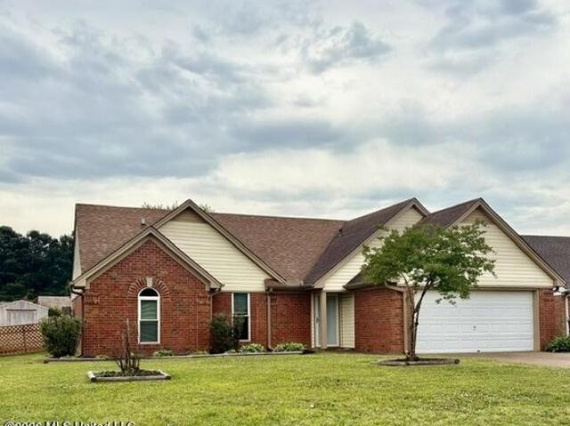 107 Peach Tree Dr, Senatobia, MS 38668
