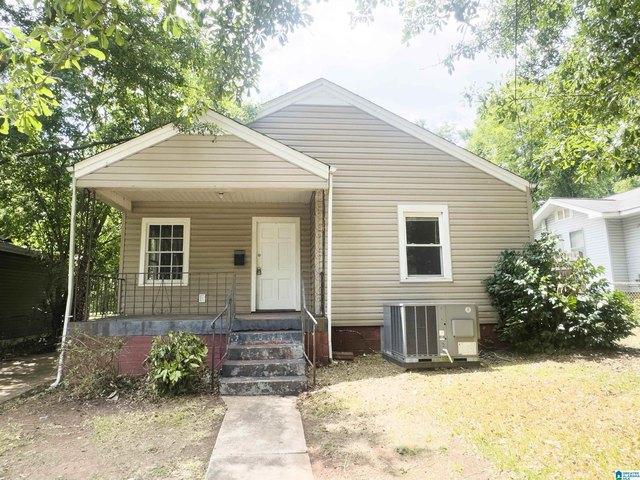 107 Pine St, Hueytown, AL 35023