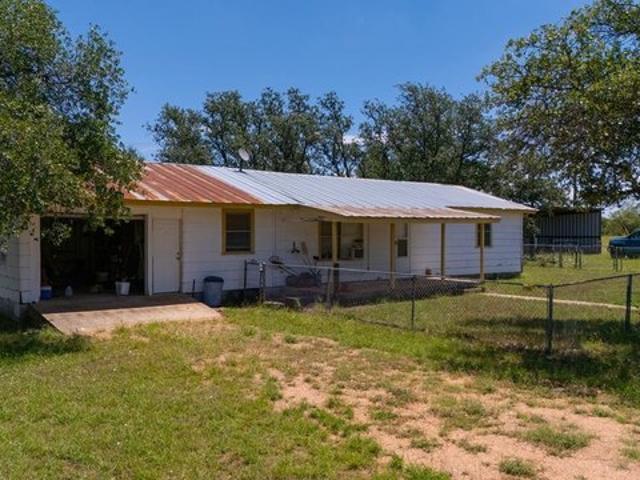 107 Private Road 607, Voca, TX 76887